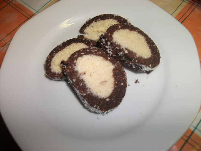 Nepečená kokosová roládka - TopRecepty.cz