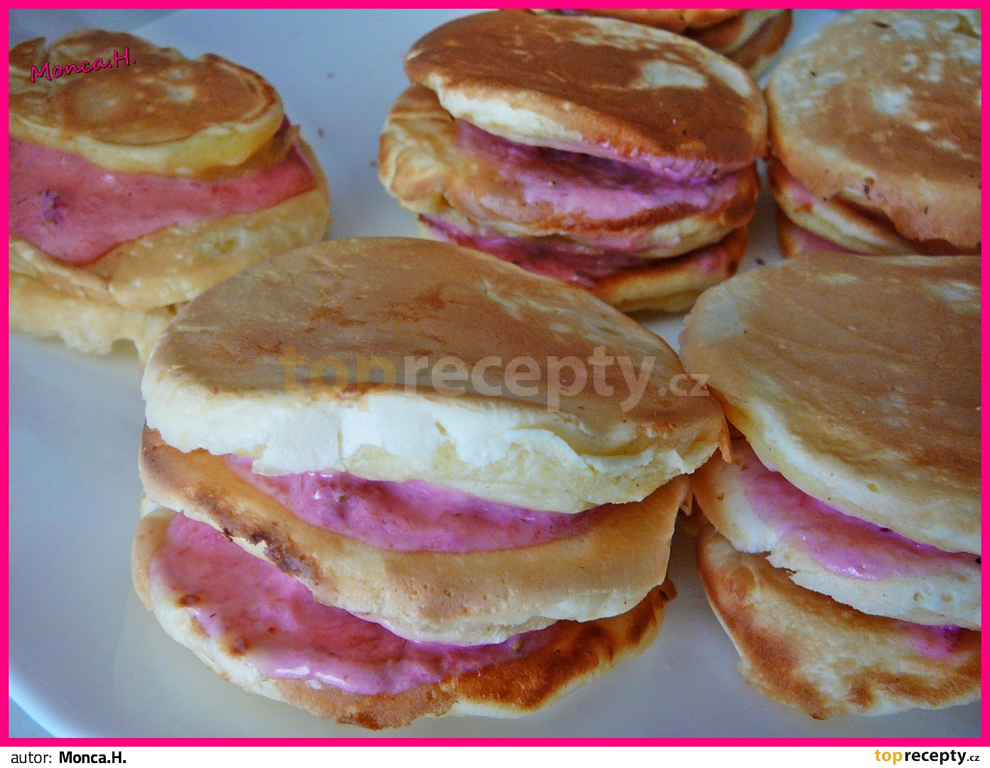 Lívanečky s malinovým přelivem recept - TopRecepty.cz