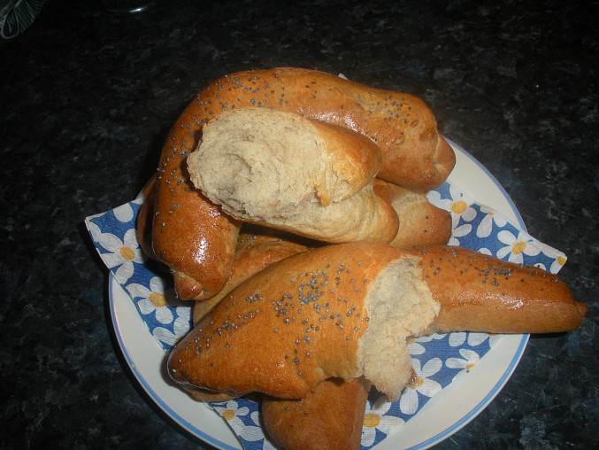 Grahamový rohlík - TopRecepty.cz