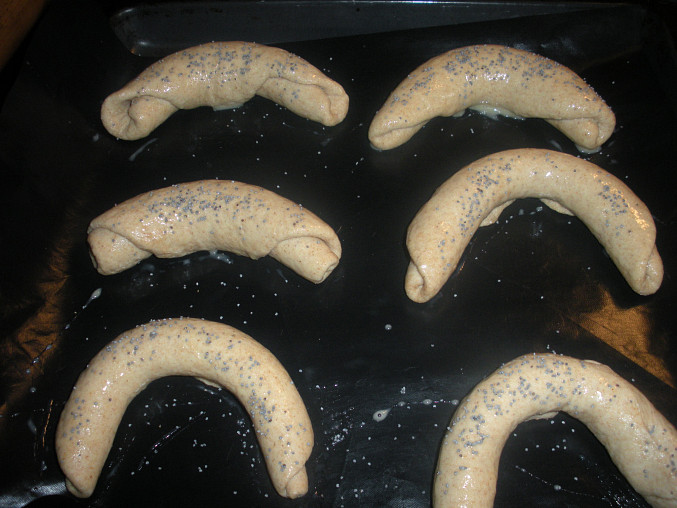 Grahamový rohlík - TopRecepty.cz