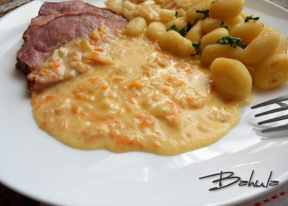 Uzené maso dušené v celeru recept - TopRecepty.cz