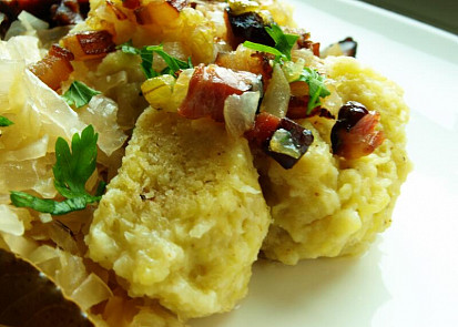 Strapačky se zelím a uzeným trochu jinak - TopRecepty.cz