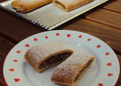 Jablkový závin - TopRecepty.cz