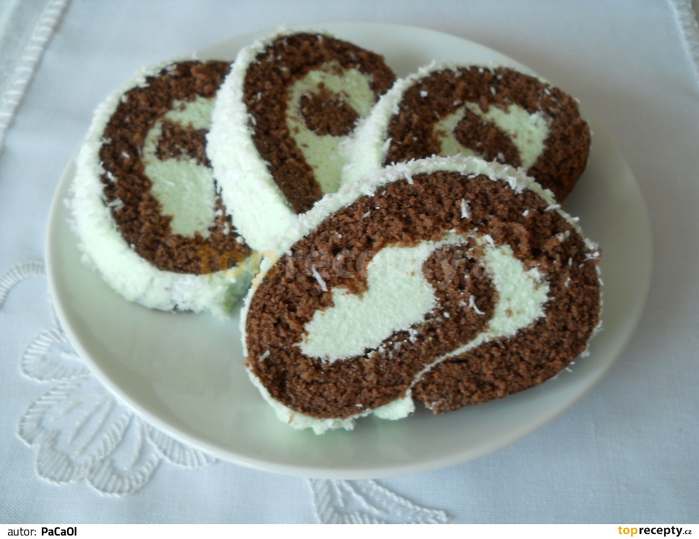 Roláda pistáciová - TopRecepty.cz
