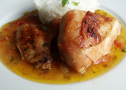 Kuře pečené na zelenině - TopRecepty.cz