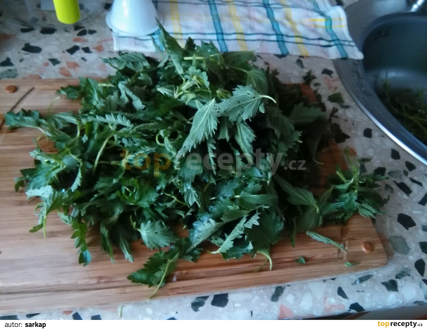 Kopřivový slaný závin recept - TopRecepty.cz