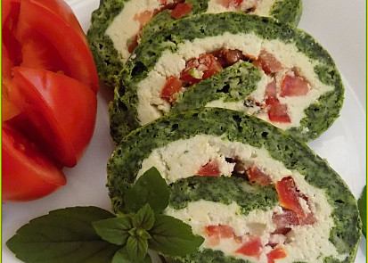 Špenátová roláda s gorgonzolou a rajčaty - TopRecepty.cz