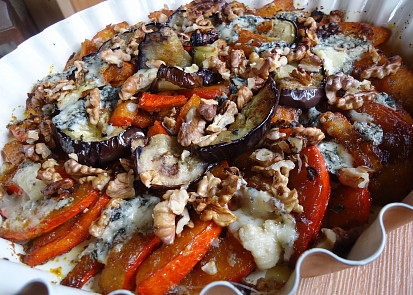 Karamelizovaná dýně s Nivou a ořechy recept - TopRecepty.cz