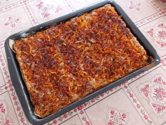 Jednoduchý ořechovec s jablky - TopRecepty.cz