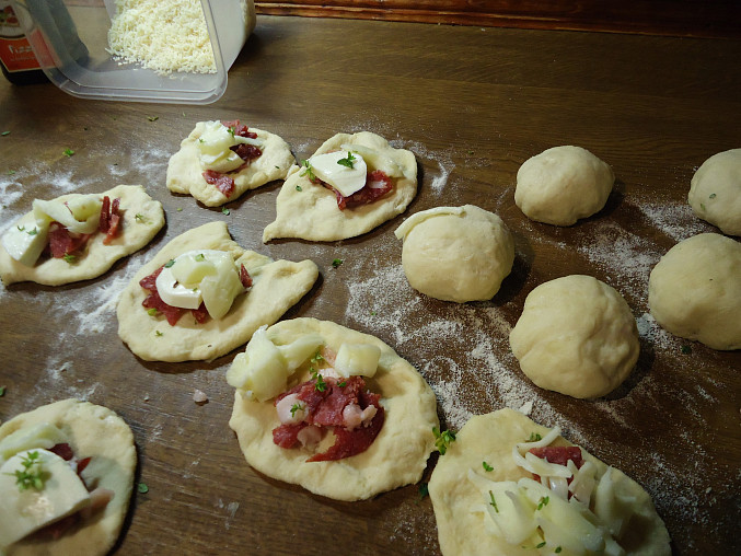 Pizzové buchty - TopRecepty.cz