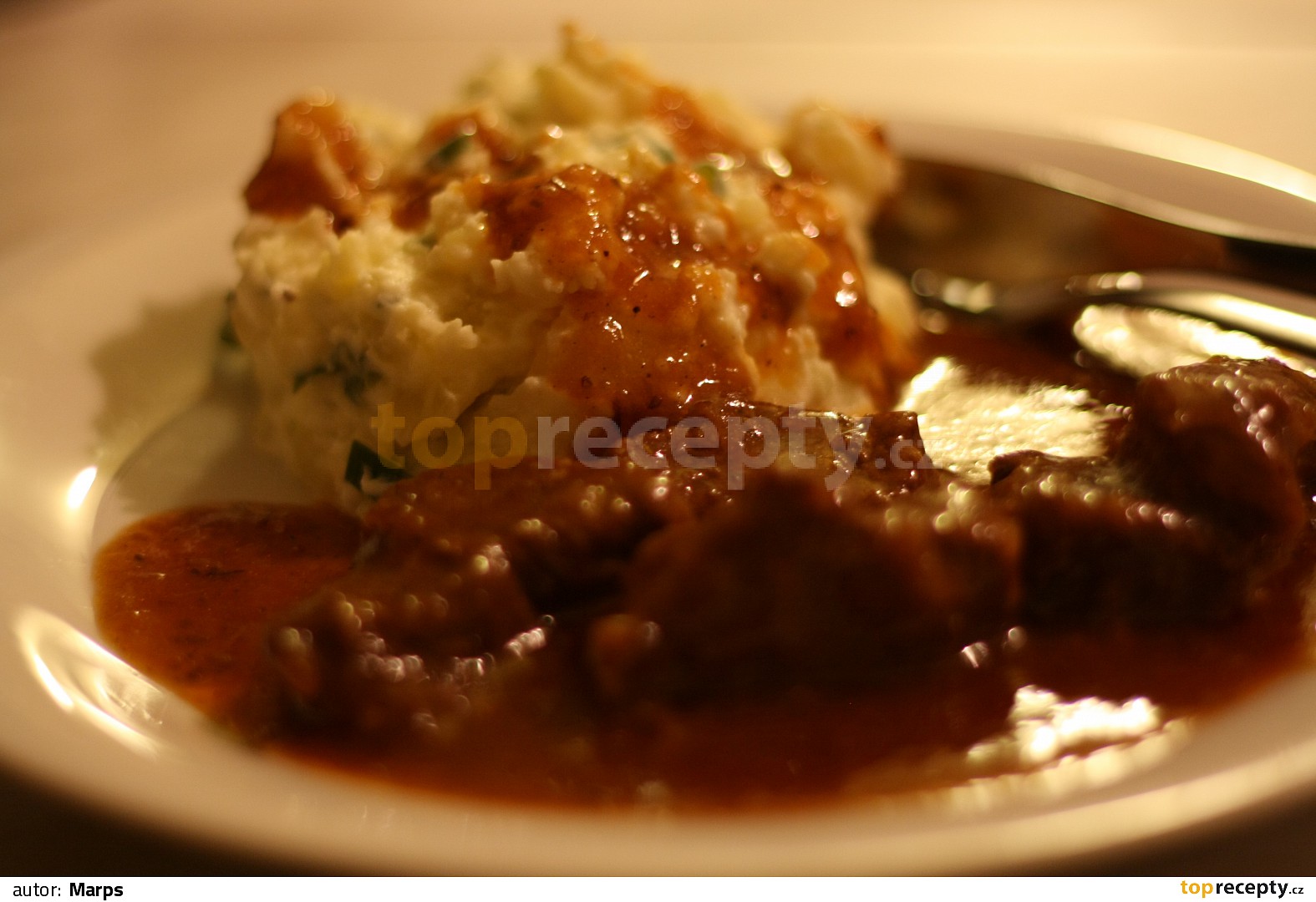 Hovězí přední na divoko recept - TopRecepty.cz