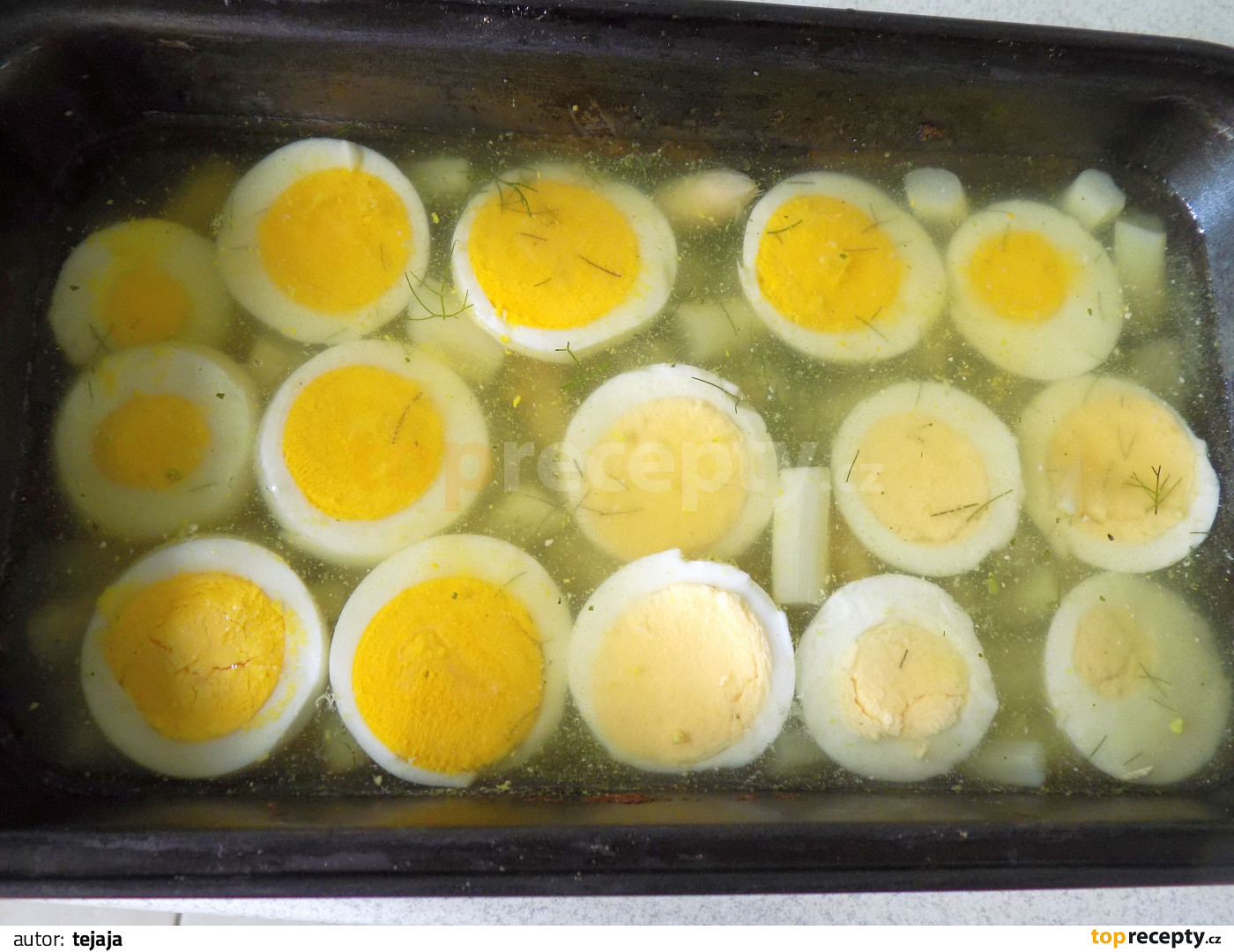 Vaječný rosol s chřestem - TopRecepty.cz