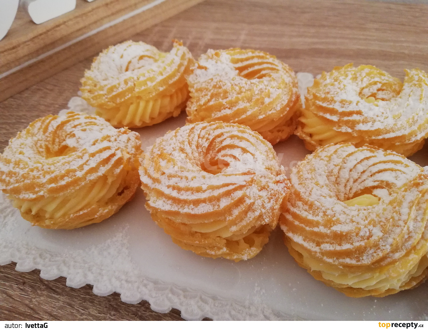 Věnečky jako z cukrárny recept - TopRecepty.cz