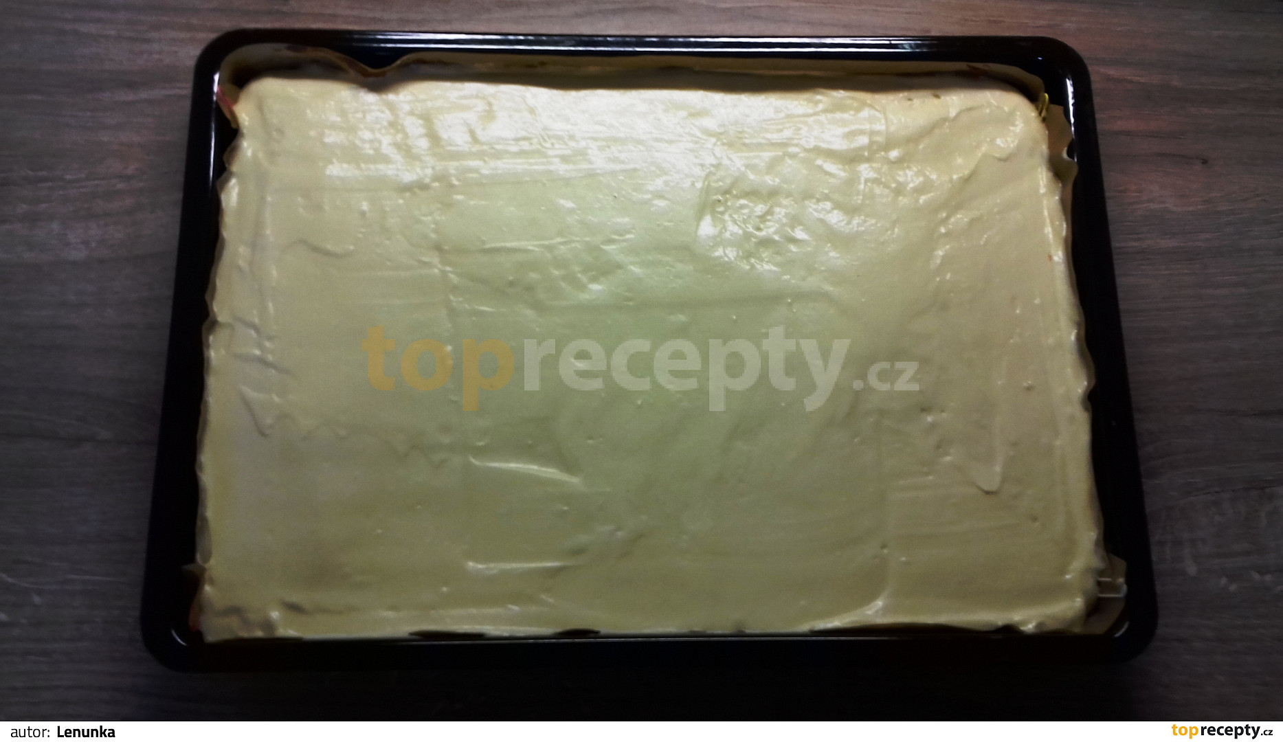 Krémový koláč se sušenkami a čokoládou recept - TopRecepty.cz