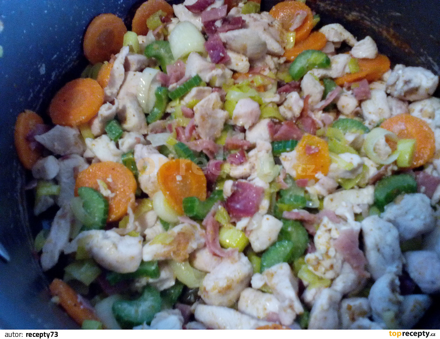 Kuřecí ragú se zeleninou - TopRecepty.cz