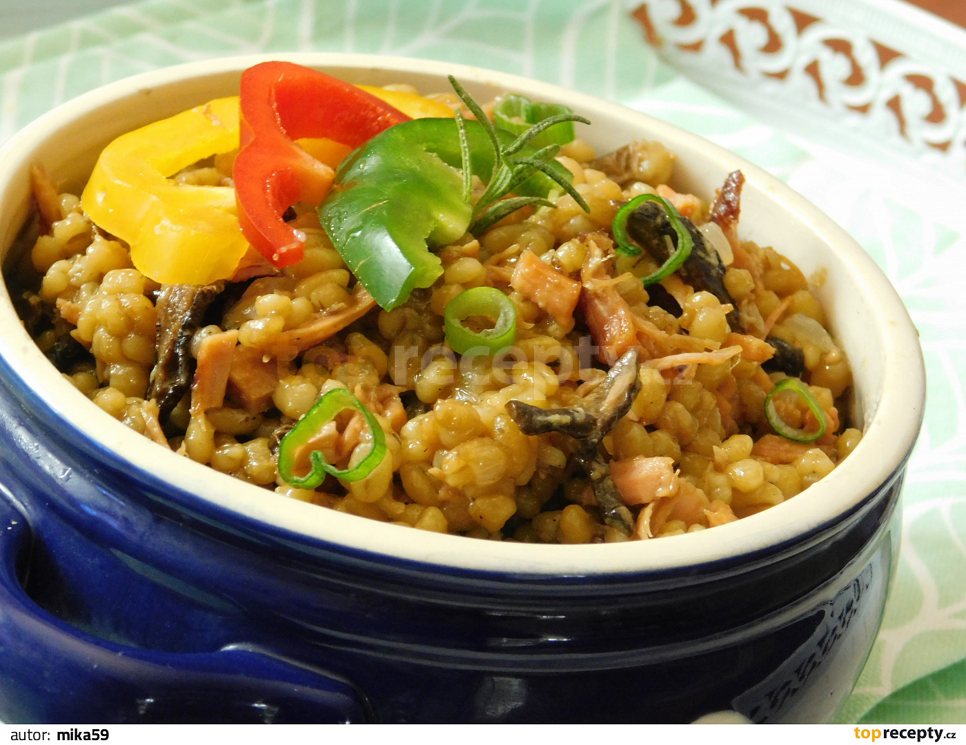 Kroupy s houbami a uzeným masem - TopRecepty.cz