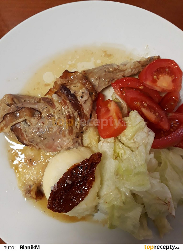 Pečený králík s hořčicí a anglickou slaninou - TopRecepty.cz