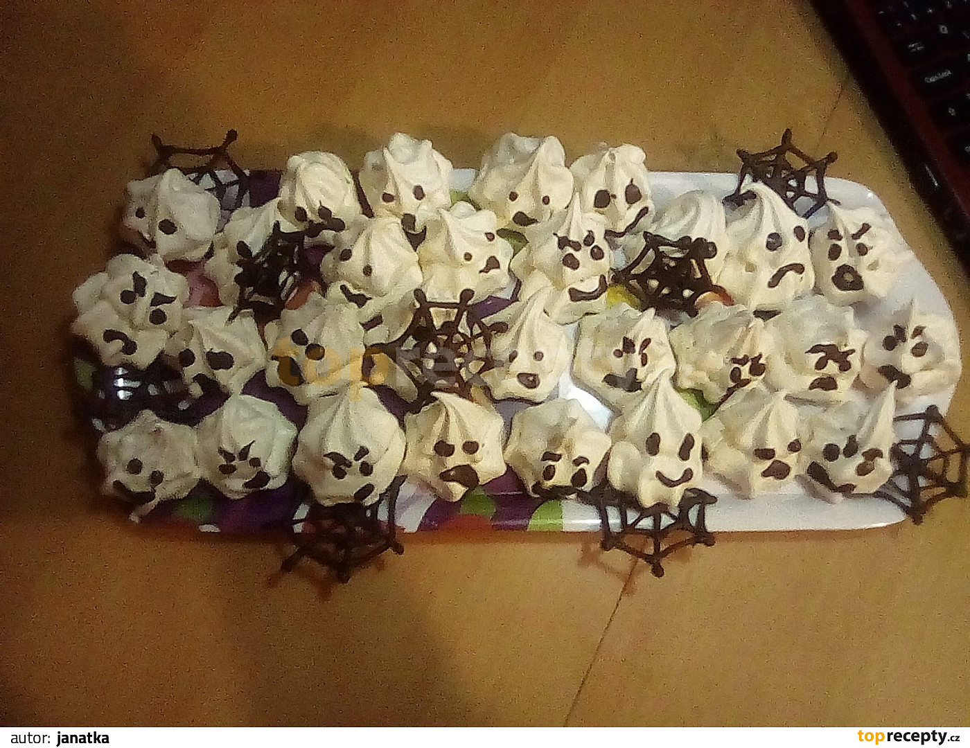 Halloweenská strašidla recept - TopRecepty.cz