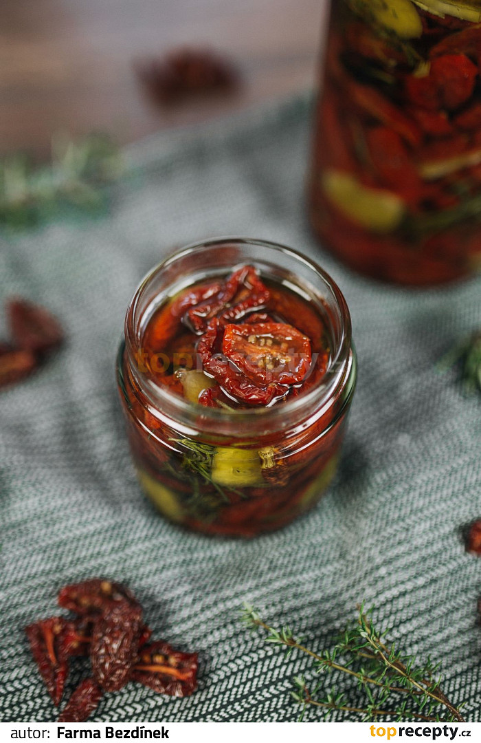 Naložená sušená rajčata recept - TopRecepty.cz