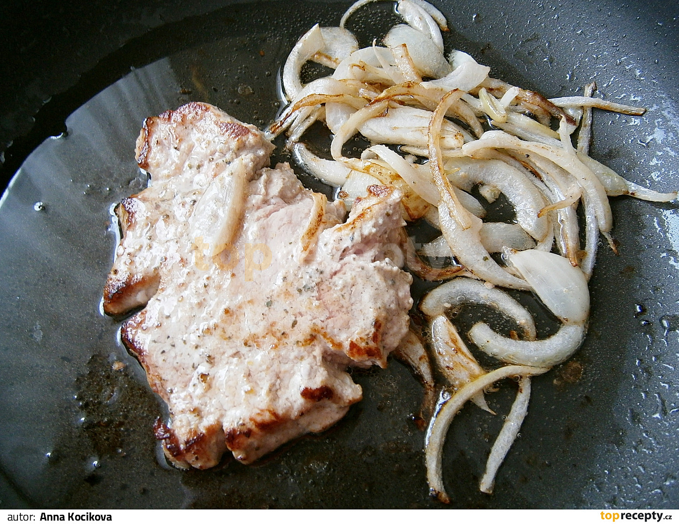 Kotleta s paprikou a sýrem recept - TopRecepty.cz