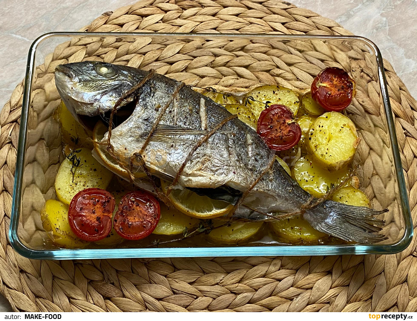 Pražma s citrónem, šalvějí a pečeným bramborem recept - TopRecepty.cz