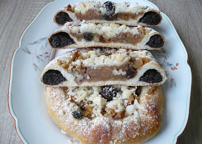 Koláče s plněným okrajem recept - TopRecepty.cz