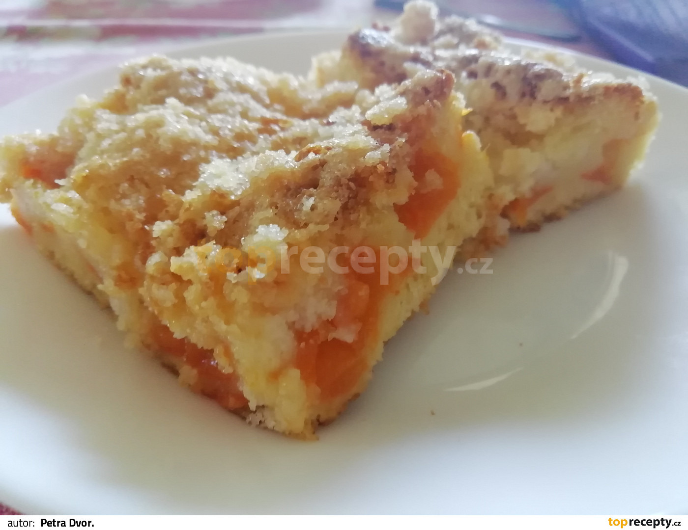 Meruňkový koláč s drobenkou - TopRecepty.cz