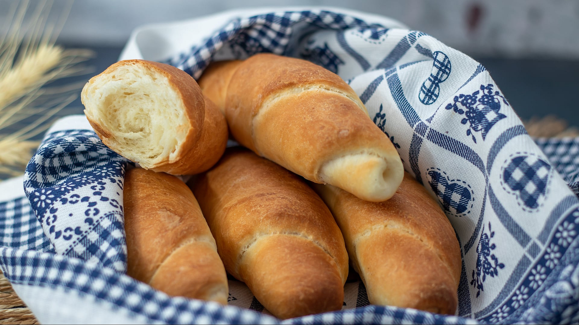 Klasické české rohlíky - fotografie 60 - TopRecepty.cz